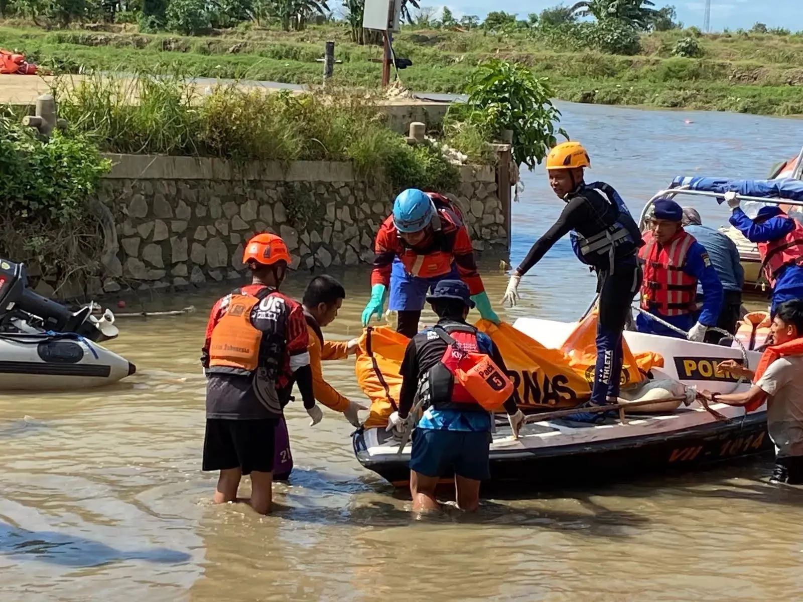 Tim SAR Kembali Temukan Korban Tenggelam Uji Coba Kapal Rigid ...