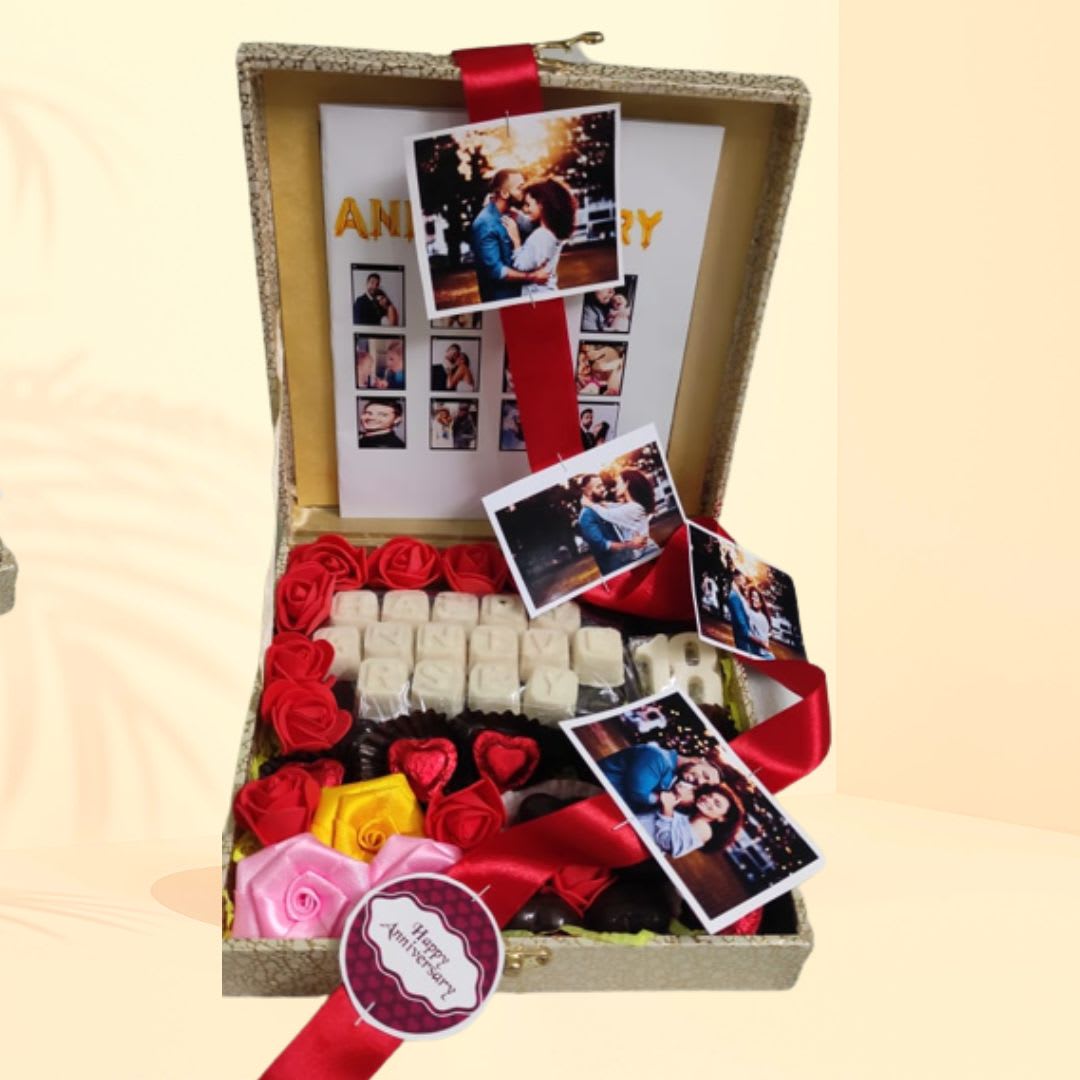 Order Customize Anniversary Hamper online | free delivery in 3 hours ...