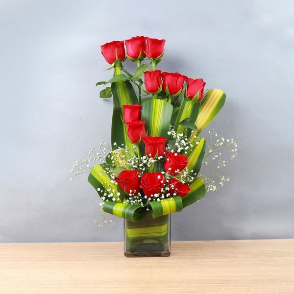 Order Red Roses in Vase online | free delivery in 3 hours - Flowera