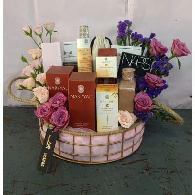 Elle India Flower Basket: Order Flowers Online | Interflora India ...