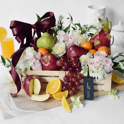 Fresh Flowers & Fruits Hamper: Order Flowers Online | Interflora India