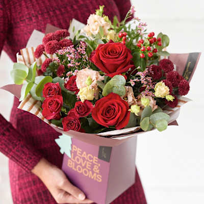Luxury Classic Christmas Gift Box.: Order Flowers Online | Interflora ...