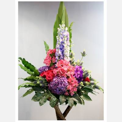 Standing Arrangement: Order Flowers Online | Interflora India | ID1354862