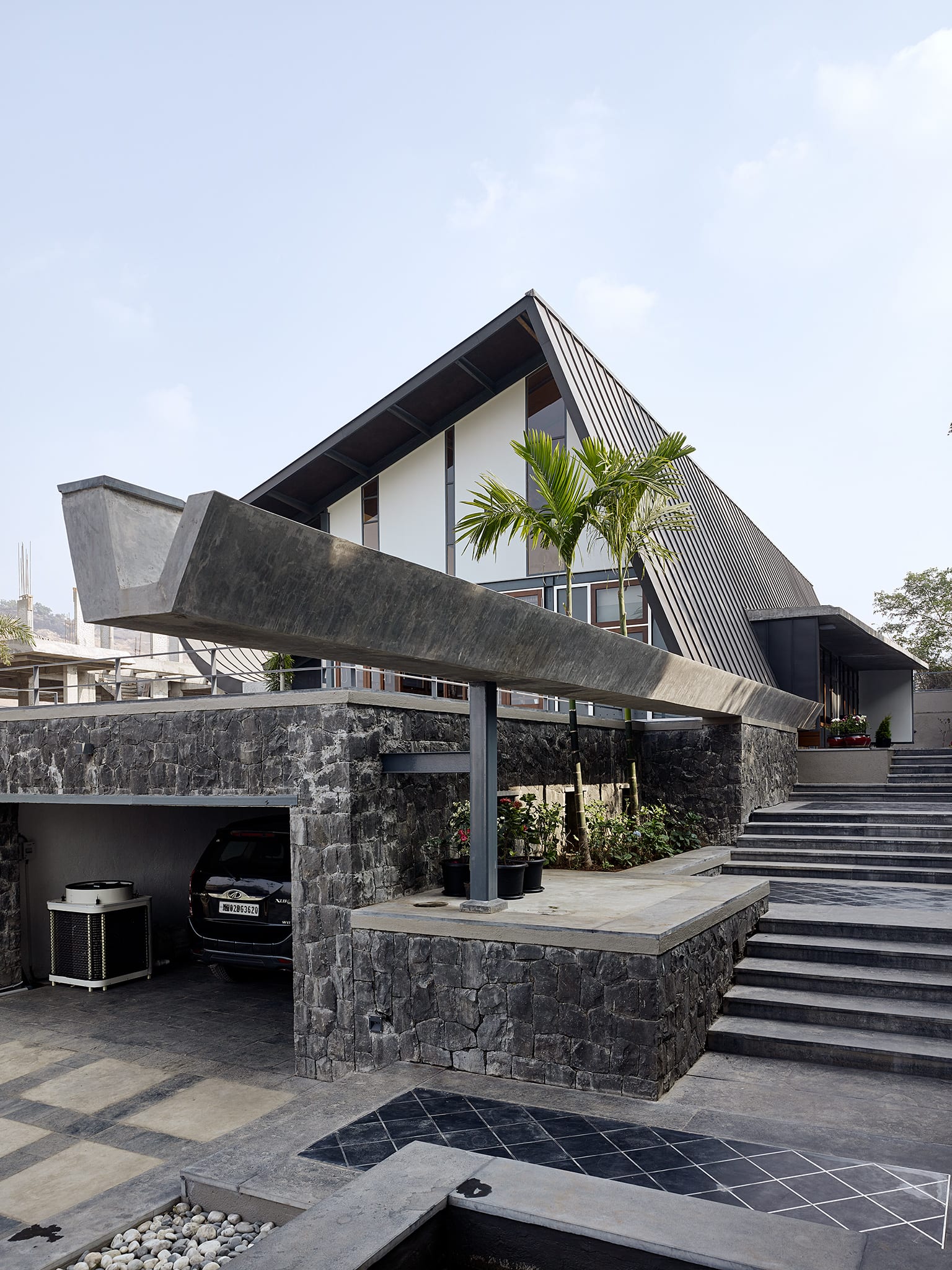 Roof House, Khandala – Opolis