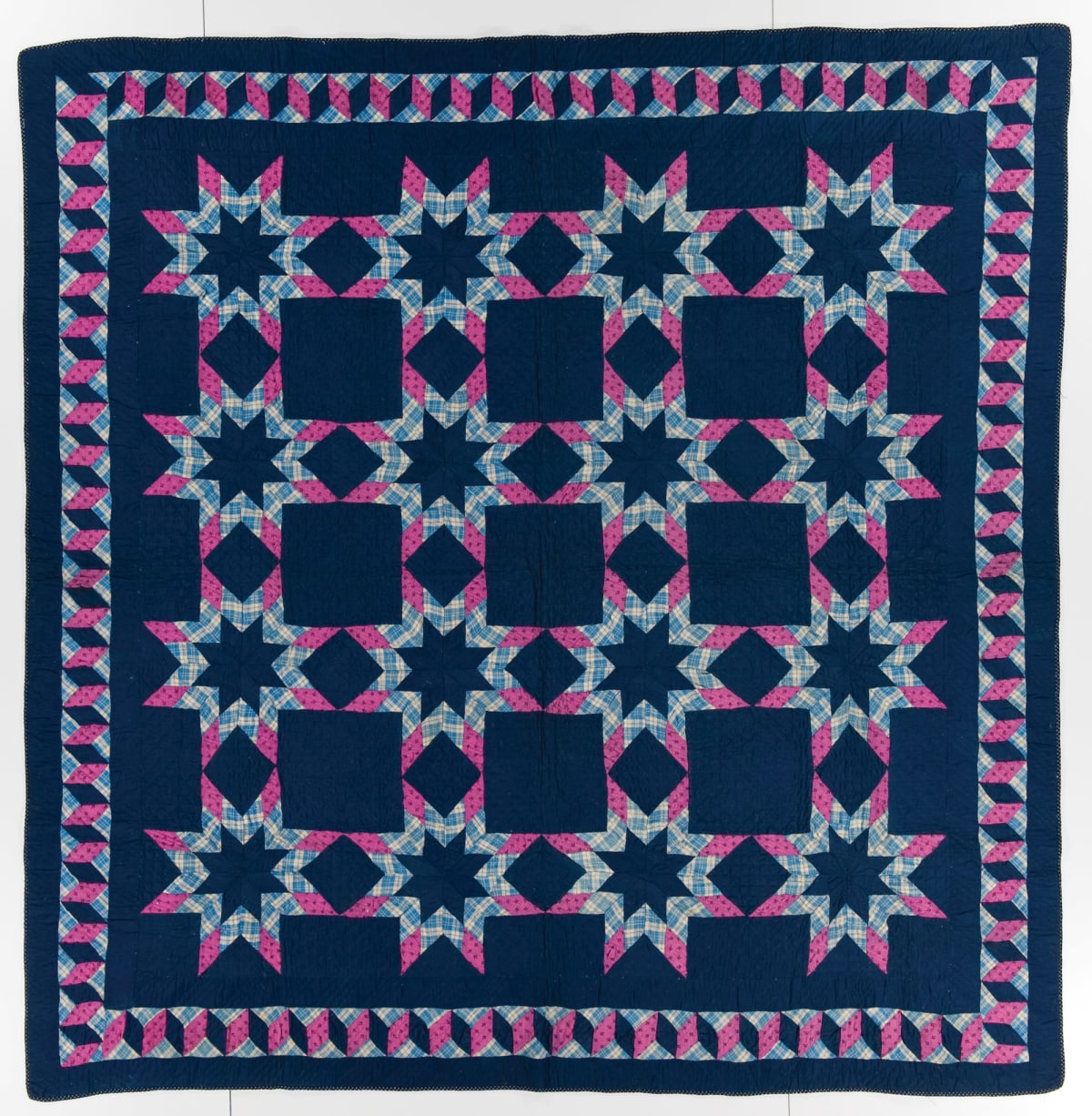 Touching Stars | International Quilt Museum - Lincoln, NE
