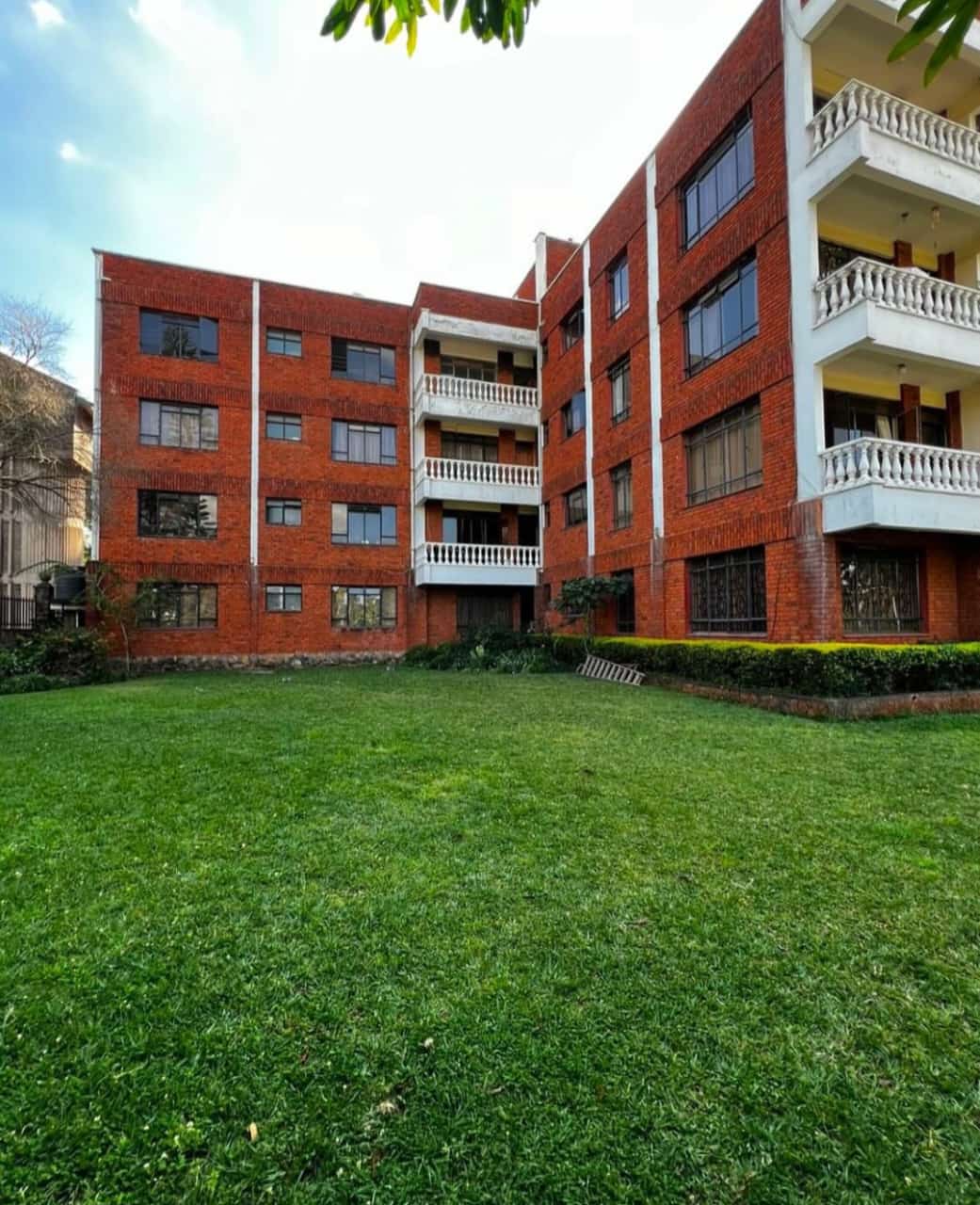 Lavish 2 Bedrooms Apartments in Riverside Drive - iRentlist