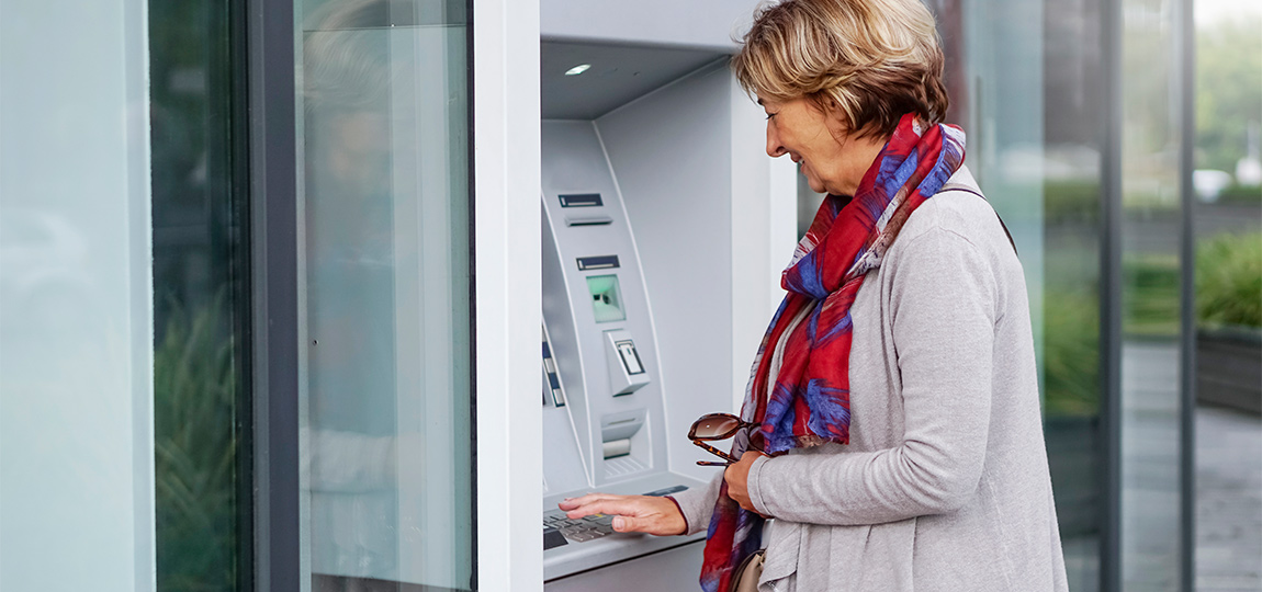 Vedno skupaj - Obisk bankomata in poslovalnice | Intesa Sanpaolo Bank