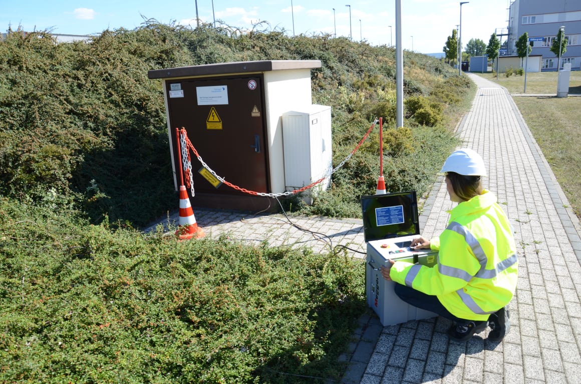 Megger EZ-Thump 4kV - Portable Cable Fault Location System for Low ...
