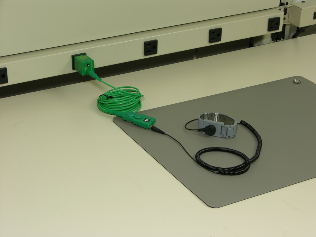 Prostat PED-655 Engineer's Desktop ESD Workstation | TEquipment