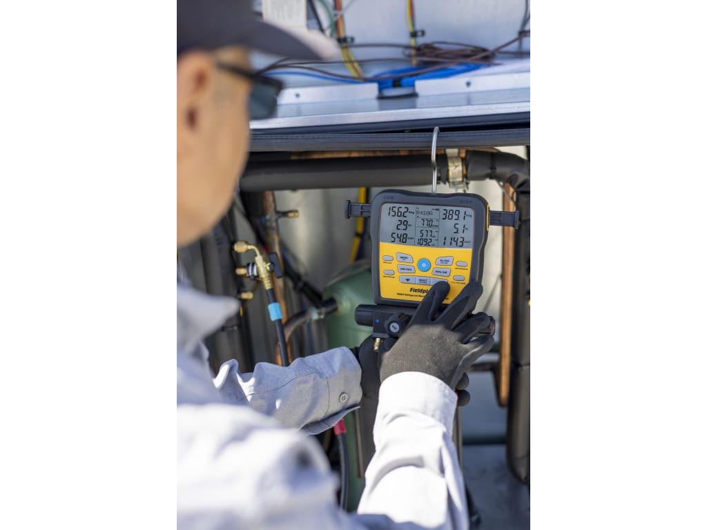 Fieldpiece SM482V - Package with 4 Port Wireless Refrigerant Manifold ...