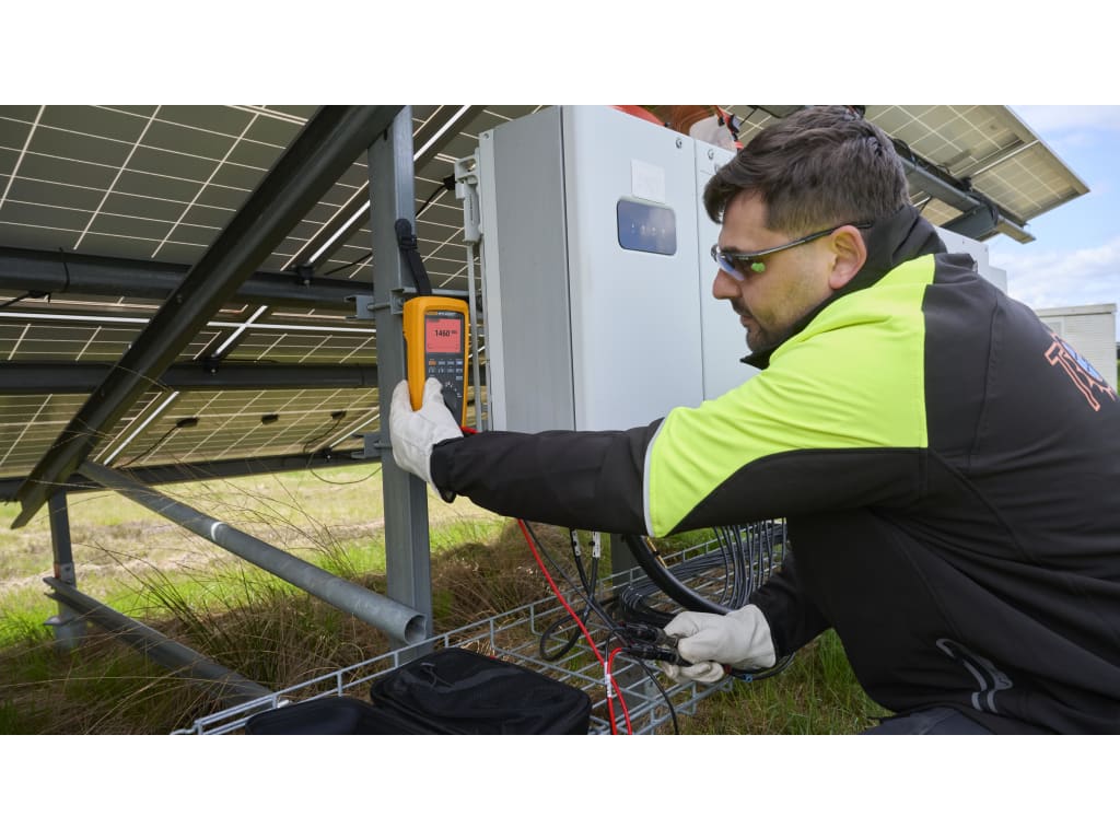 Fluke 283FC/PV - Solar Kit with CAT III 1500V TRMS Wireless Multimeter ...