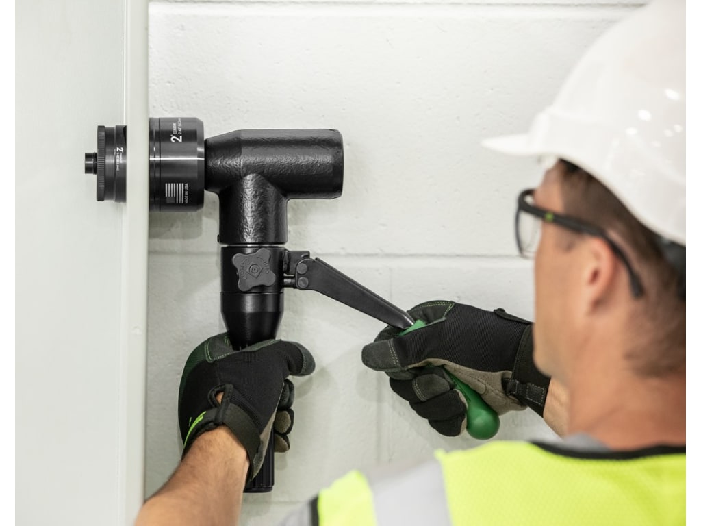 Greenlee 7906SB - Quick Draw 90, 8-Ton Hydraulic Knockout Kit with Slug ...