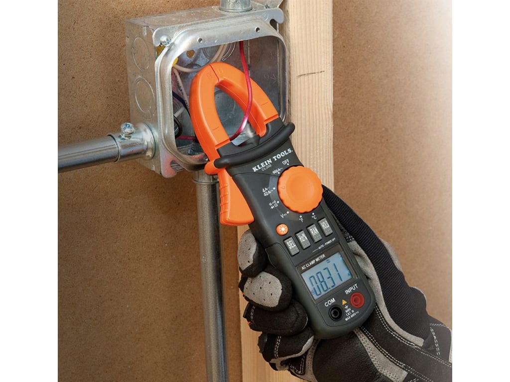 Klein Tools CL200 - 600A AC Clamp Meter with Temperature | TEquipment