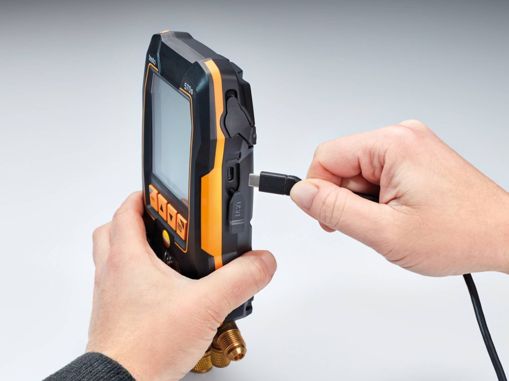 Testo 570S - Digital Manifold with 4-Way Valve block with Intelligent ...