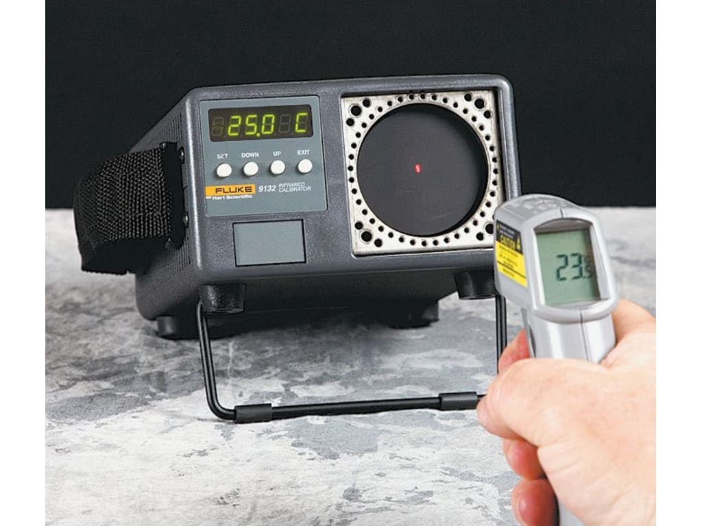 Fluke 9132-156 Portable IR Calibrator, 50 to 500 °C | TEquipment