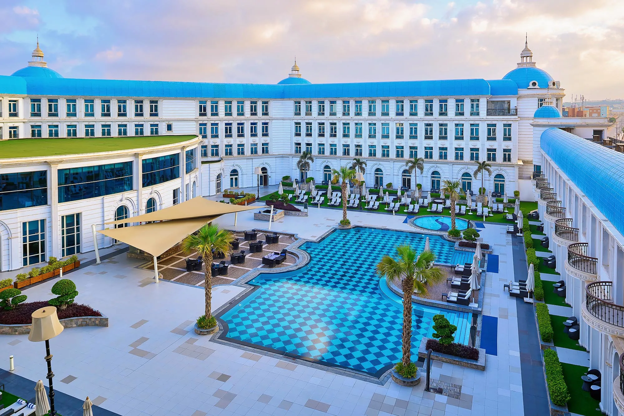 Royal Maxim Palace Kempinski - Pool View