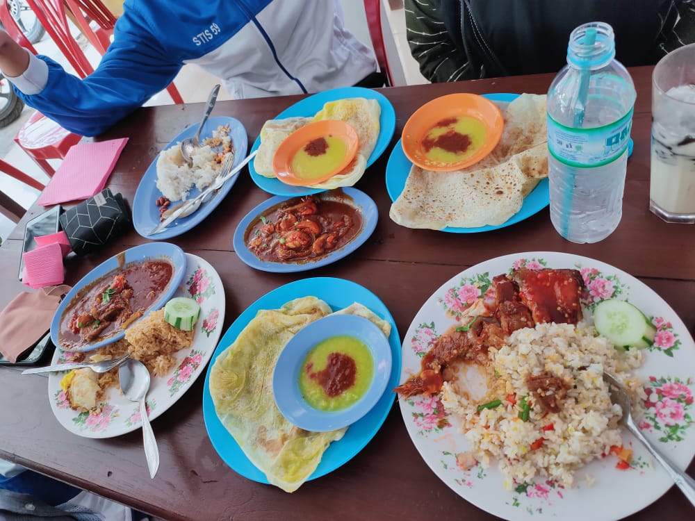 Mencicipi Ratusan Menu Kuliner Roti Canai - JALANBARENG.COM