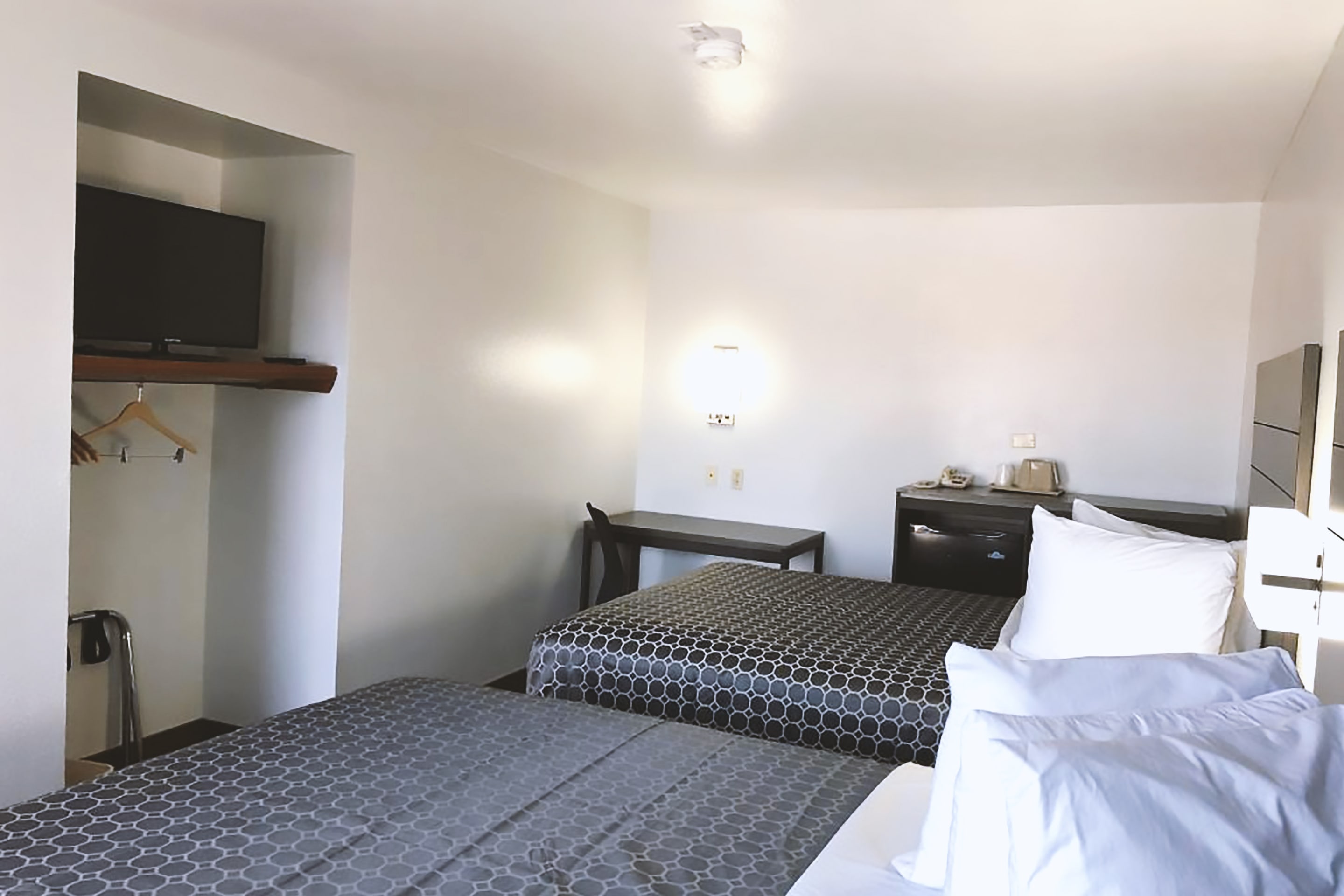 Blue Way Inn By Jasper Near Frost Bank Center - Jasper Rooms