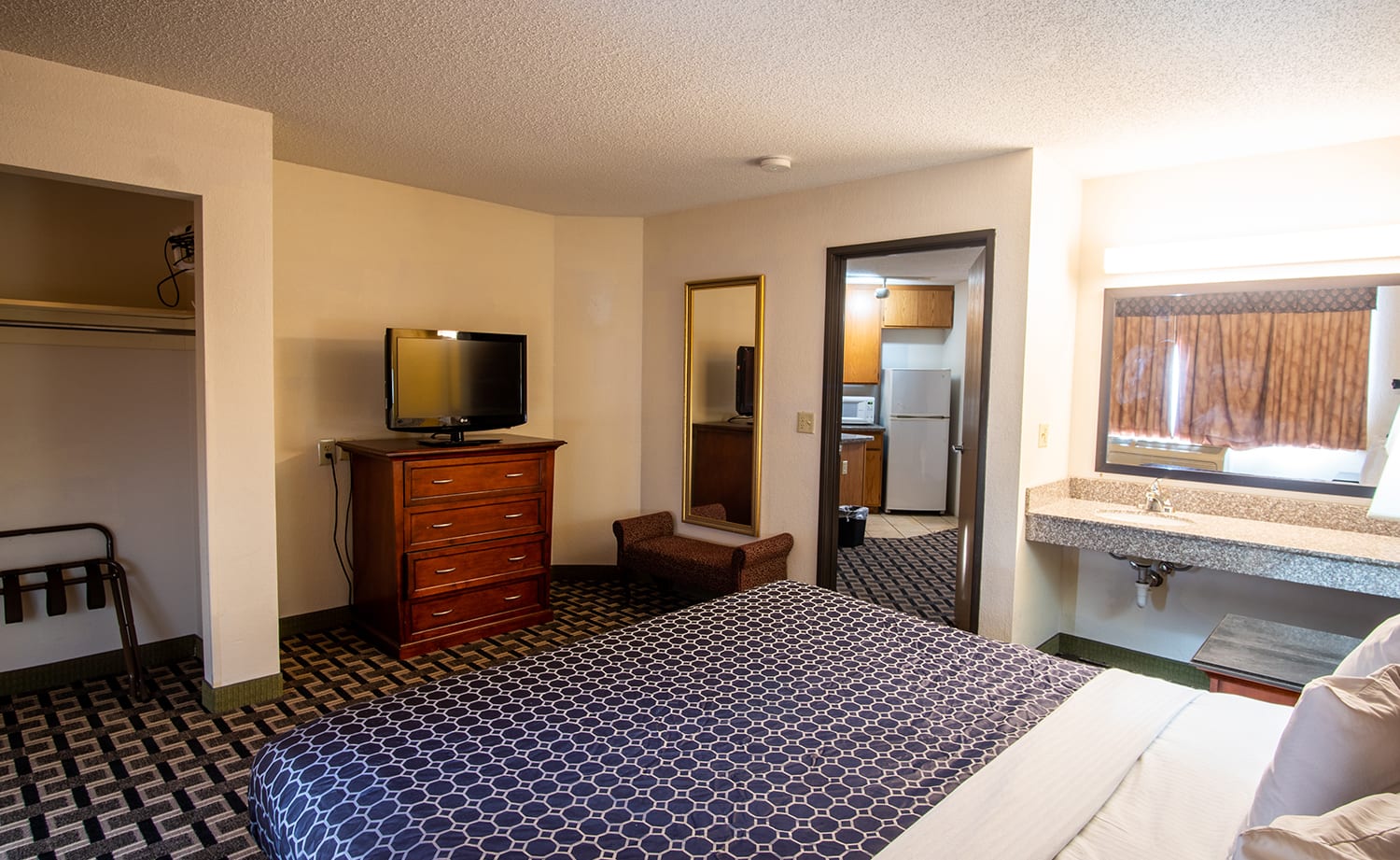 Blue Way Inn & Suites Eagan - Jasper Rooms
