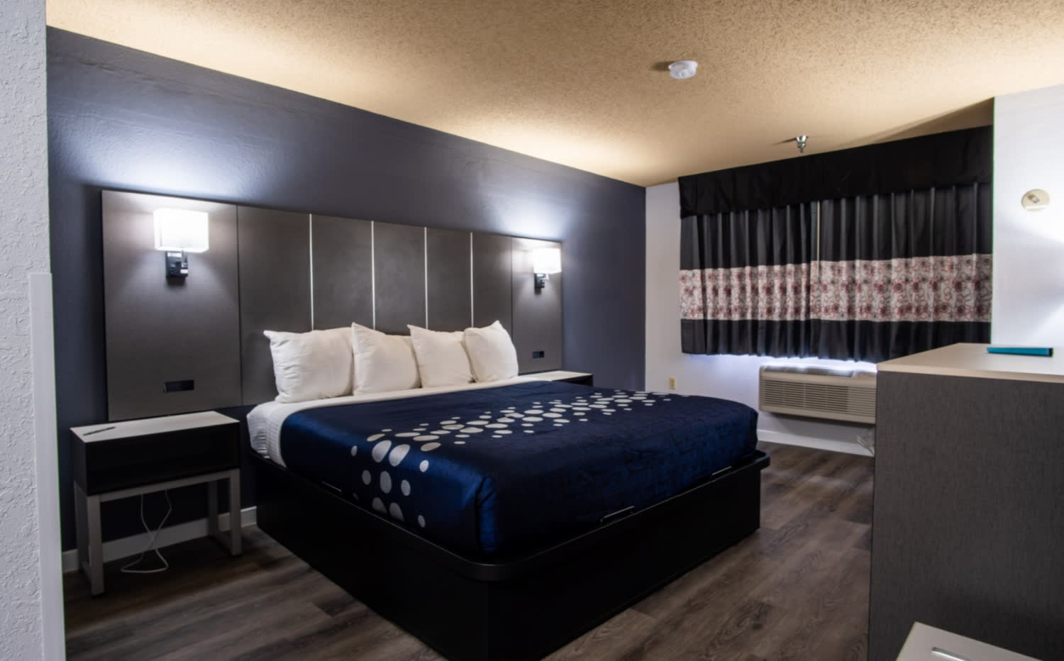 Blue Way Inn & Suites Eagan - Jasper Rooms
