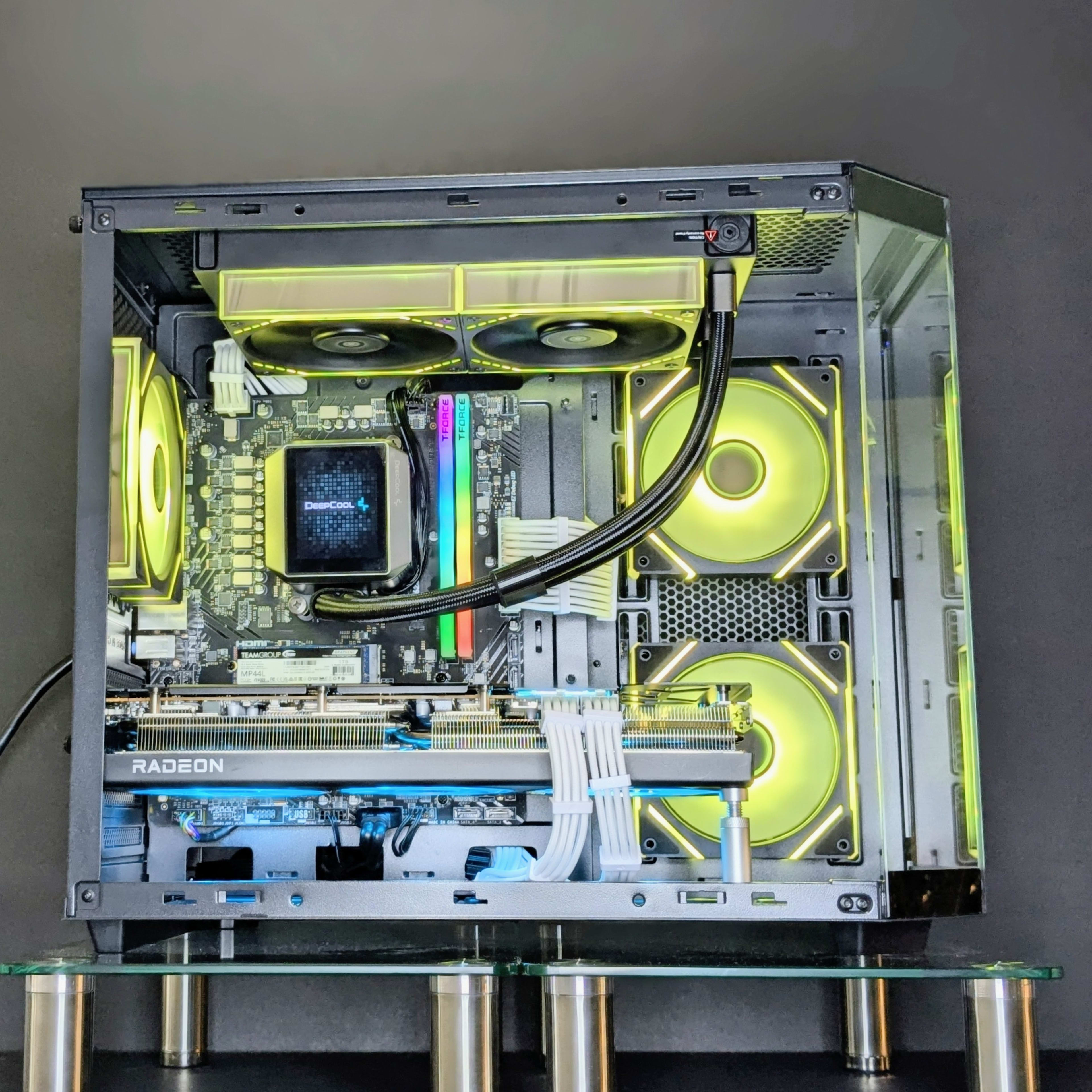 BF💲🏷️ Liquid Cooled/RX 7800XT⚫️Ryzen 8400F(AM5)⚫️32GB BF💲🏷️ Liquid Cooled/RX 7800XT⚫️Ryzen 8400F(AM5)⚫️32GB