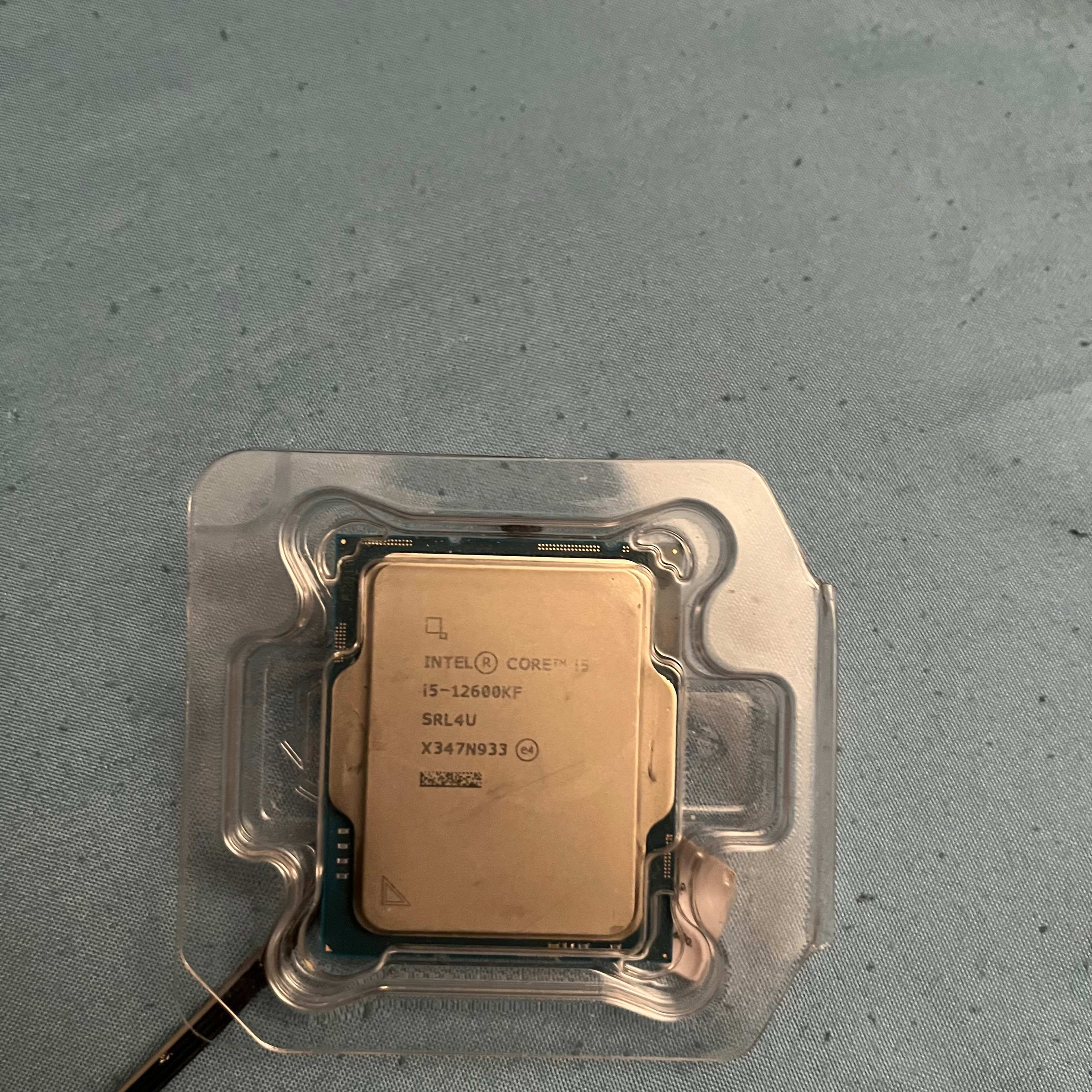 Intel Core i5-12600KF with CPU cooler | Jawa Intel Core i5-12600KF with CPU cooler | Jawa