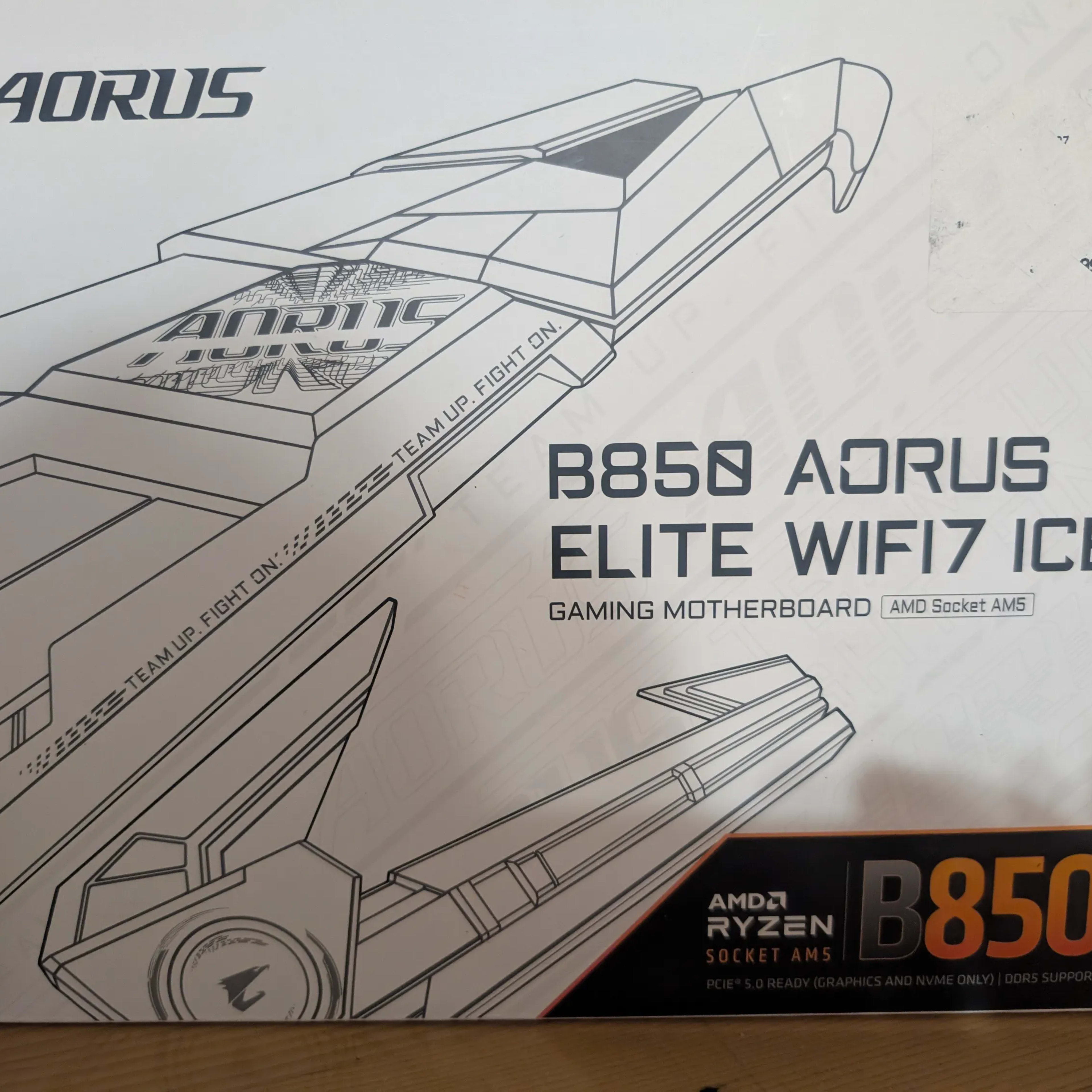 BNIB Gigabyte Aero 5070Ti bundle | Jawa BNIB Gigabyte Aero 5070Ti bundle | Jawa
