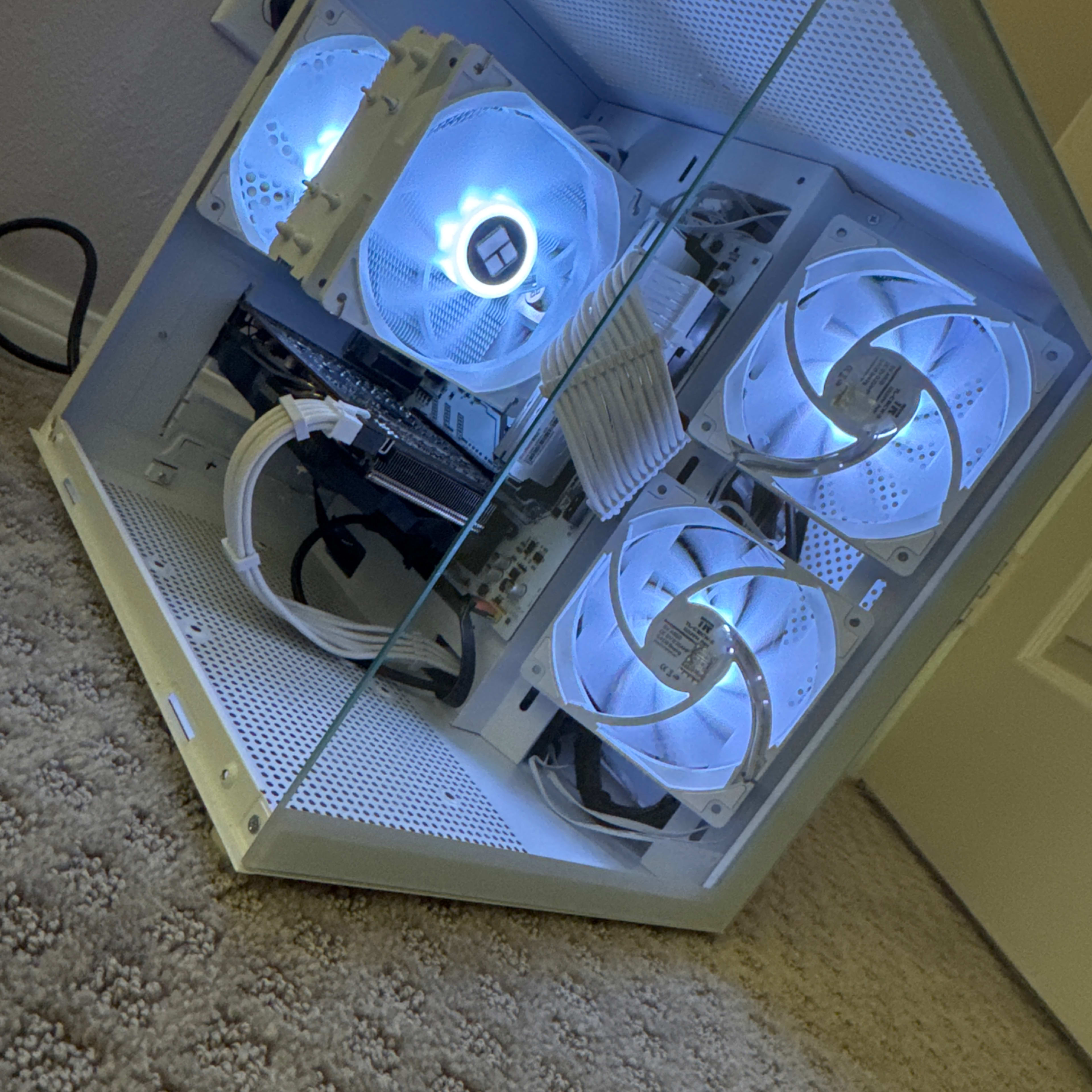 CLEAN ALL WHITE⚪️|GTX 1660 TI|R5 2600|16 GB RAM|1 TB|+WI CLEAN ALL WHITE⚪️|GTX 1660 TI|R5 2600|16 GB RAM|1 TB|+WI