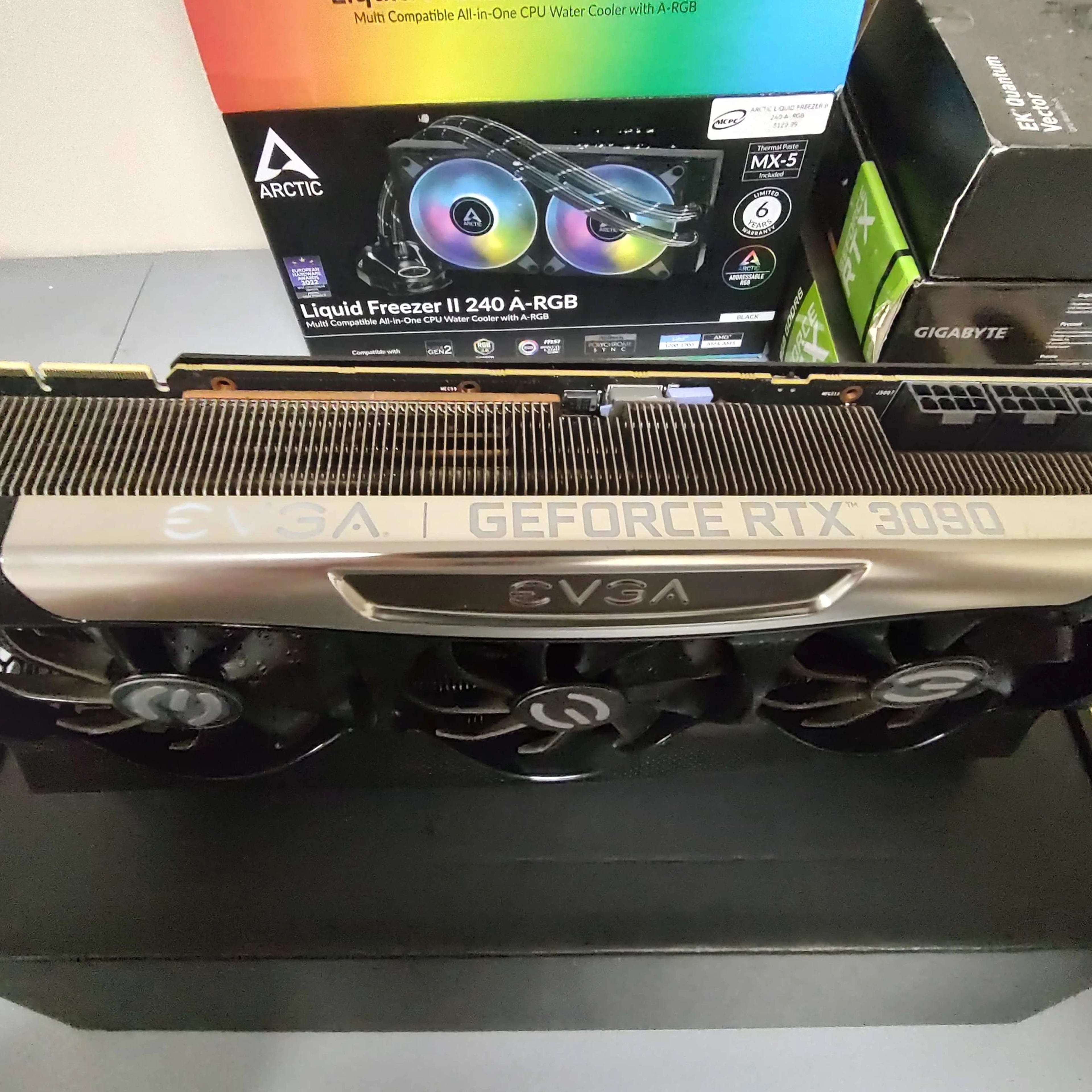 EVGA RTX 3090 FTW3 Ultra | Jawa EVGA RTX 3090 FTW3 Ultra | Jawa
