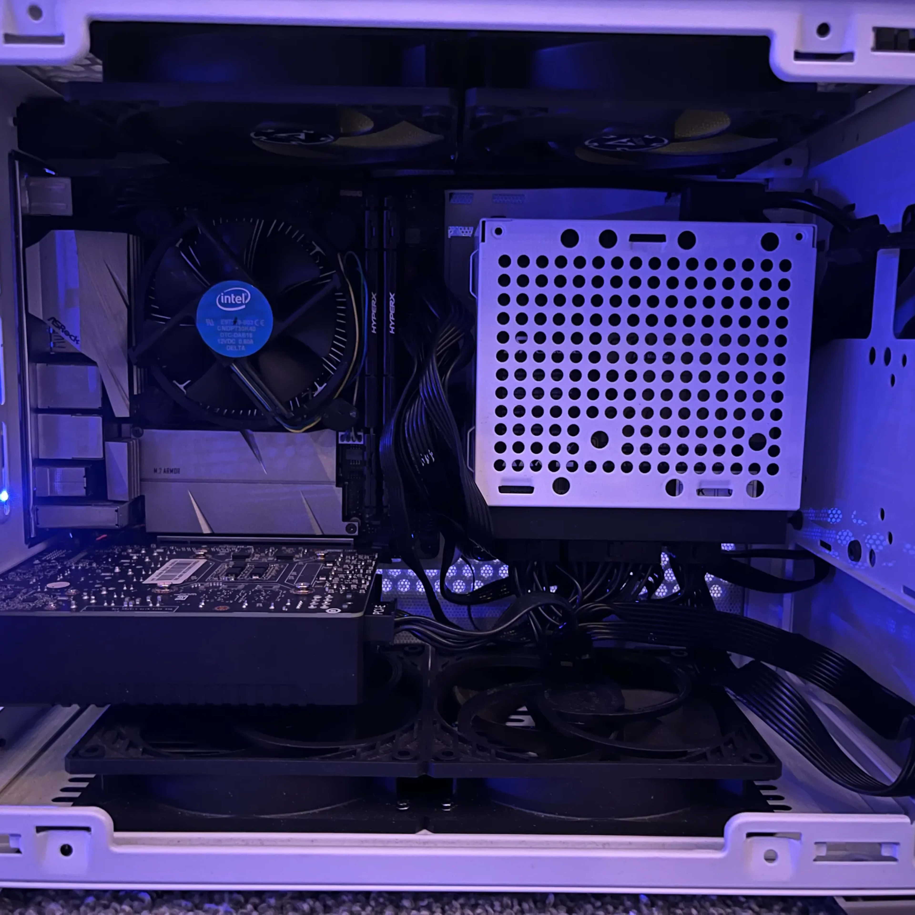 GTX 1660S | Intel i5 10400 | 16GB DDR4 | 1TB SSD | Windows GTX 1660S | Intel i5 10400 | 16GB DDR4 | 1TB SSD | Windows