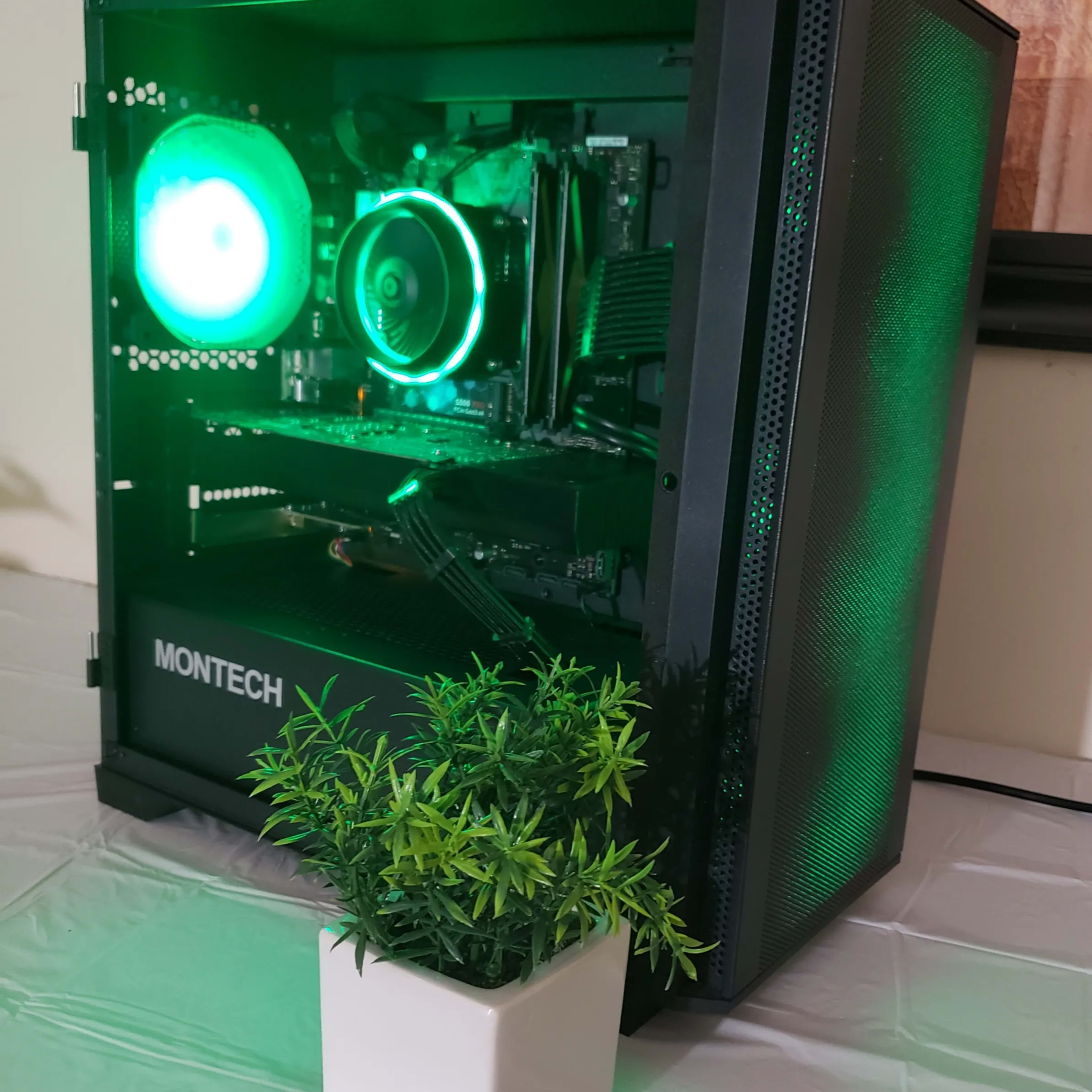 Gaming PC - Custom RGB - i5-9400F + GTX 1070 (8GB) + 2x8 Gaming PC - Custom RGB - i5-9400F + GTX 1070 (8GB) + 2x8
