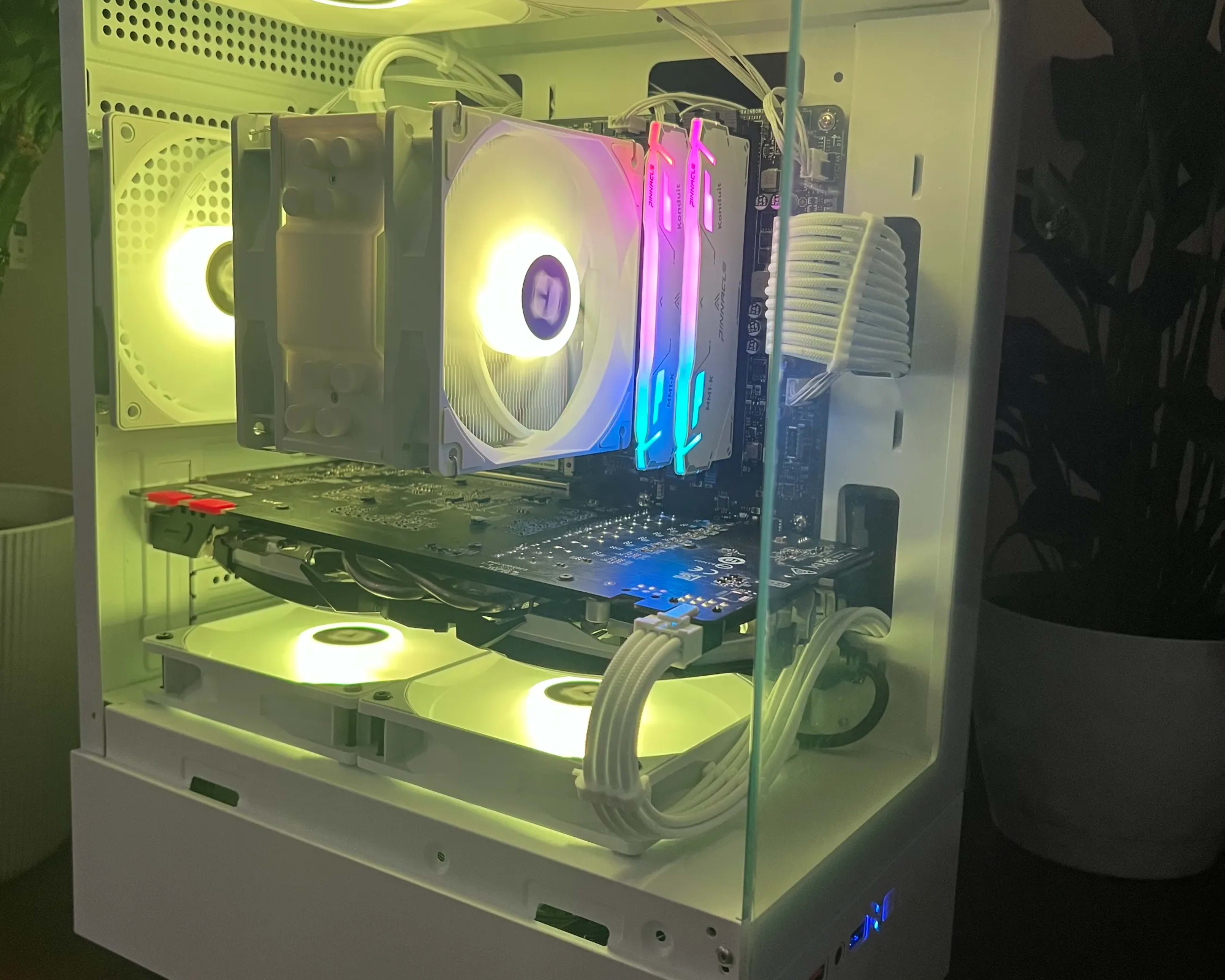 GTX 1070 | Core i7 7700 | 16GB DDR4 | 512GB SSD | Windows 11 GTX 1070 | Core i7 7700 | 16GB DDR4 | 512GB SSD | Windows 11