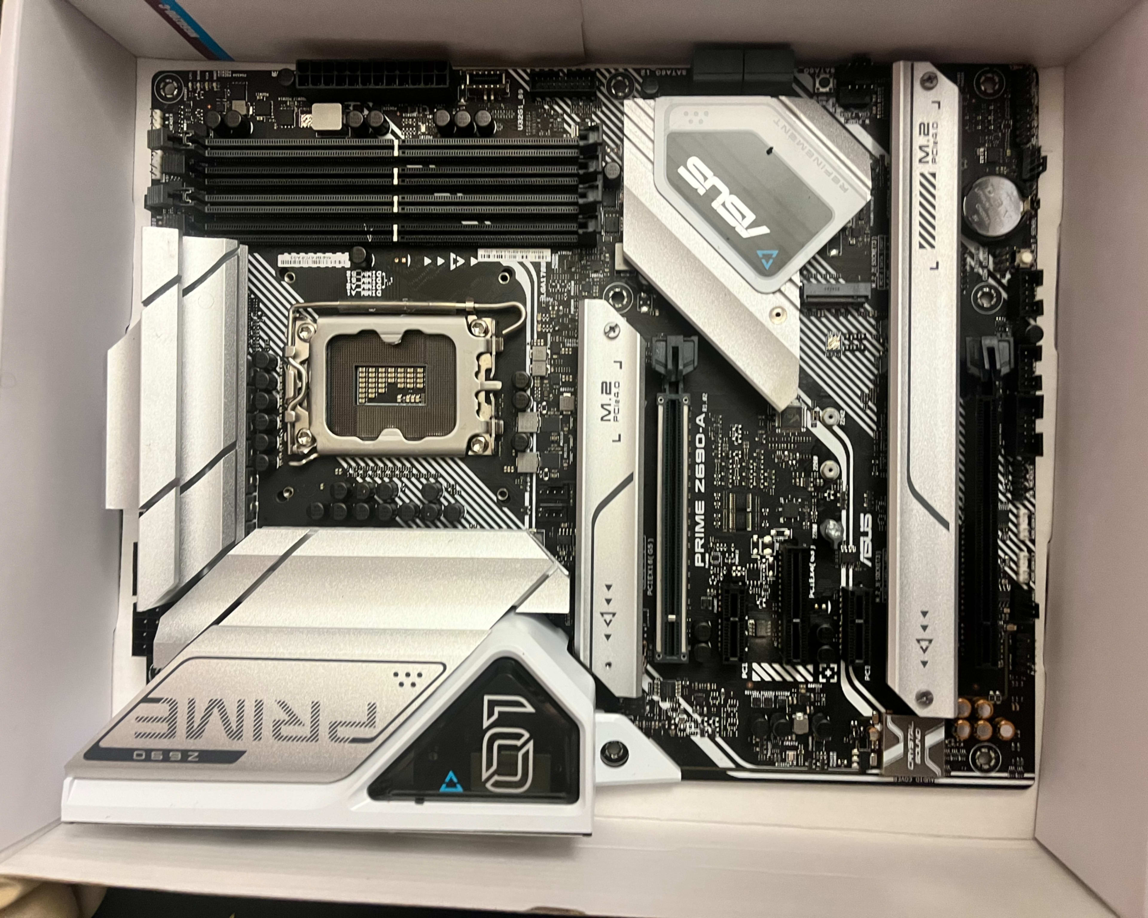 Like New, MSI B550 Tomahawk | Jawa Like New, MSI B550 Tomahawk | Jawa