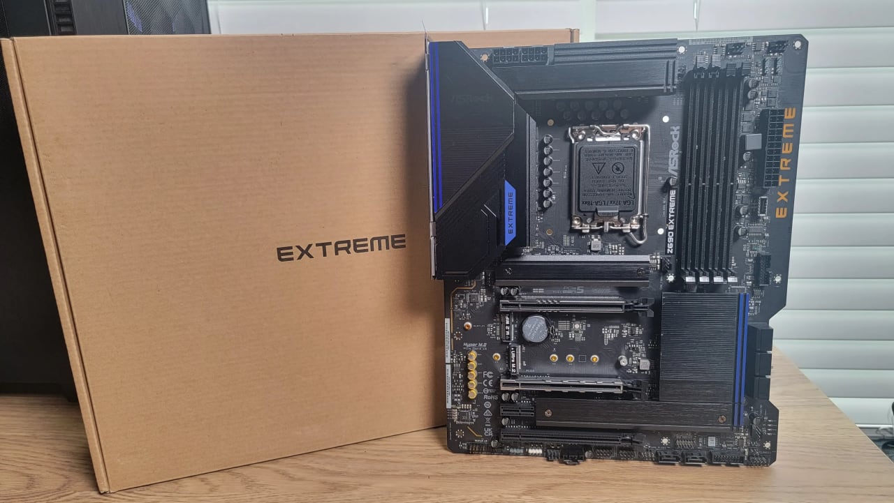 ASRock Z690 EXTREME LGA 1700 (14th,13th,12th Gen) SATA 6Gb/s ASRock Z690 EXTREME LGA 1700 (14th,13th,12th Gen) SATA 6Gb/s