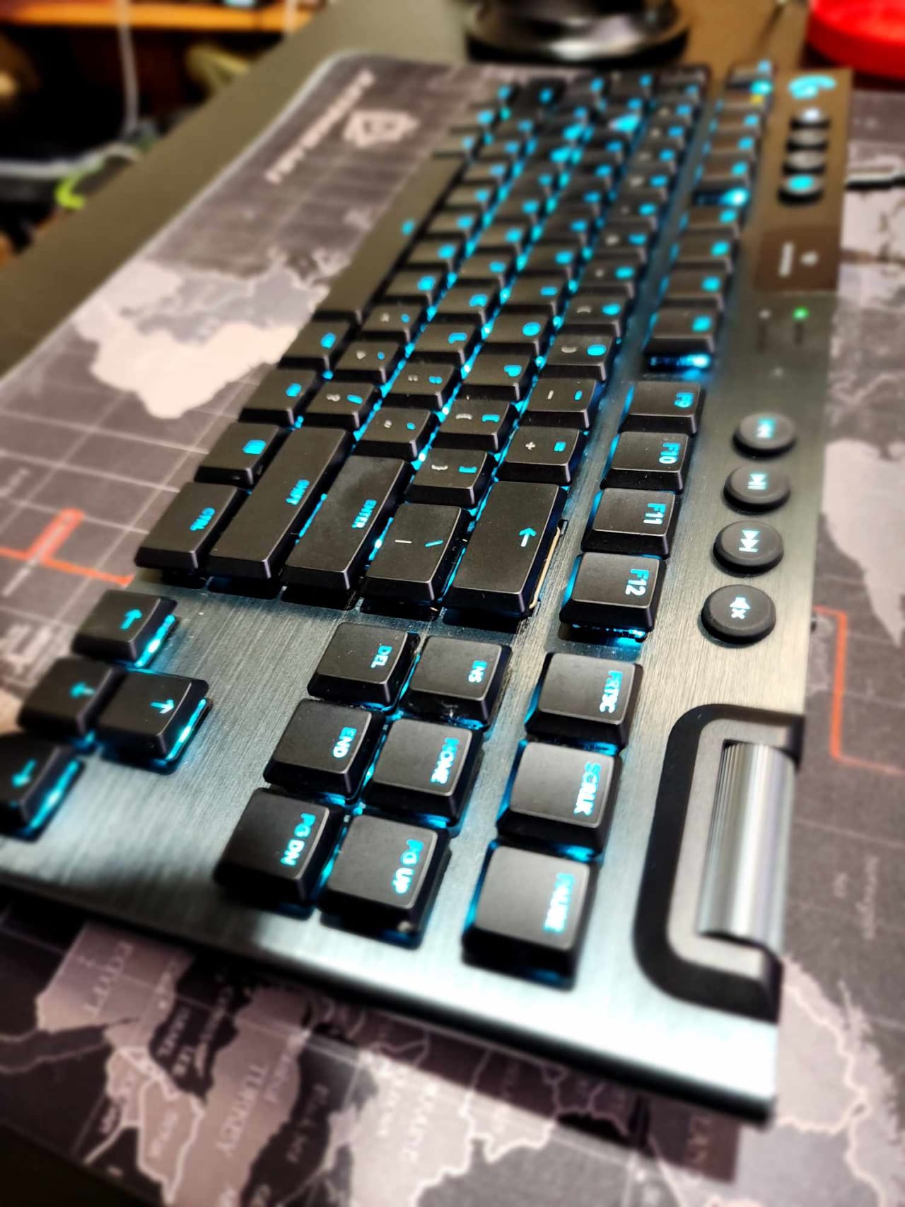 Logitech - G915 LIGHTSPEED TKL Mechanical GL Tactile Switch Logitech - G915 LIGHTSPEED TKL Mechanical GL Tactile Switch