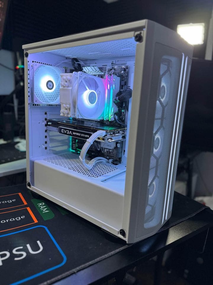 All white RGB Gaming PC - Ryzen 5 2600X - GTX 1070 - 32GB All white RGB Gaming PC - Ryzen 5 2600X - GTX 1070 - 32GB