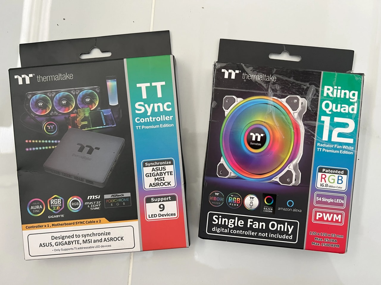 Thermaltake Ring Quad 12 120mm White Case Fan + TT Sync Controller | Jawa Thermaltake Ring Quad 12 120mm White Case Fan + TT Sync Controller | Jawa