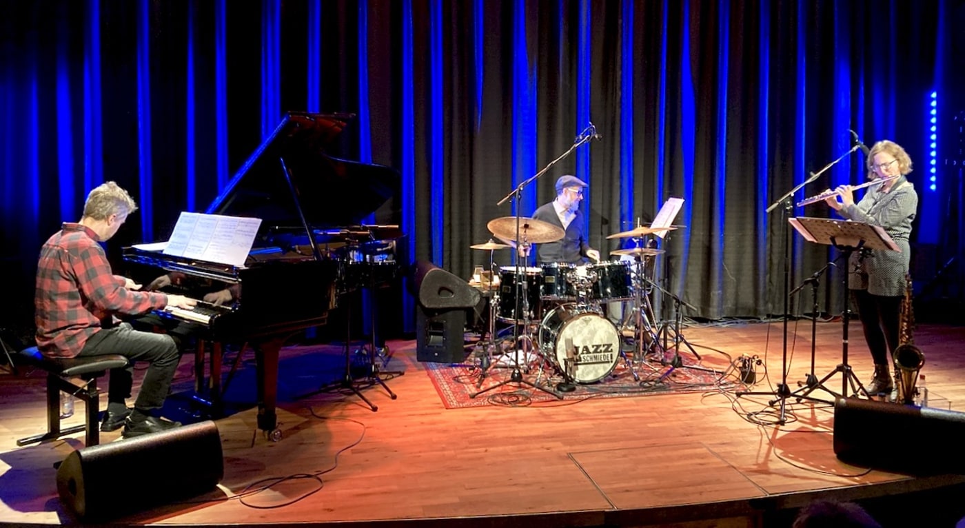 Review: Anna Webber’s Simple Trio Mi 12. 10. 2022 auf jazzcity.de ...