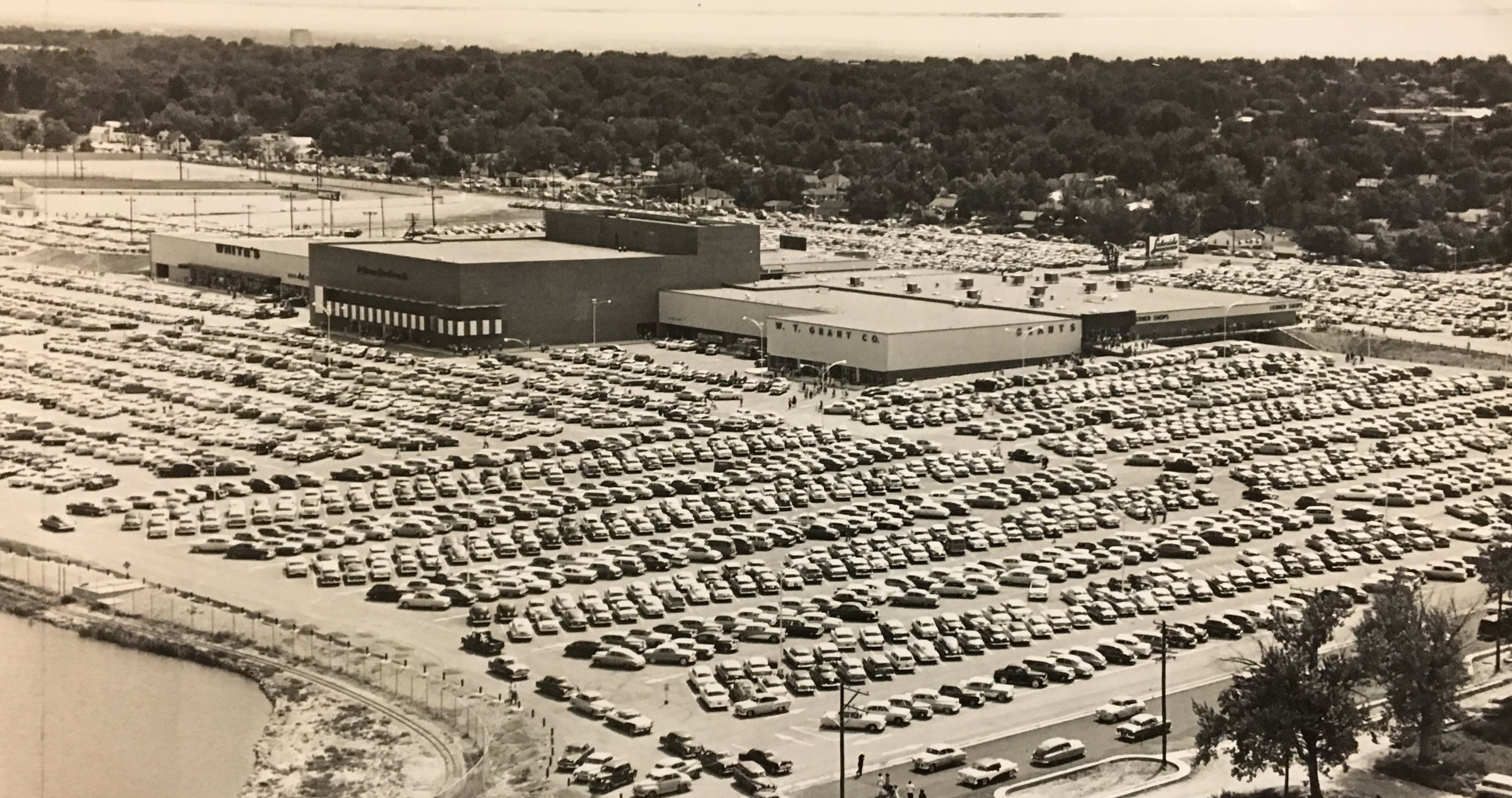 Lakeside Mall in 1956.
