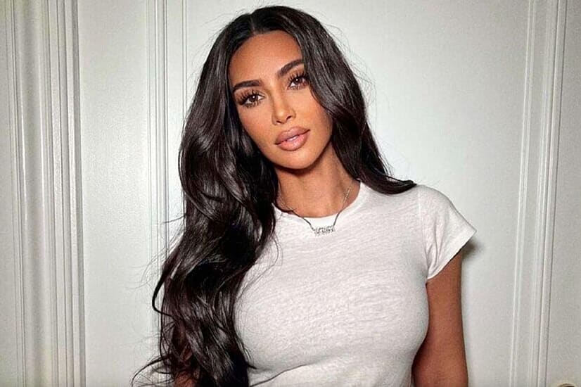 How tall is Kim Kardashian? | Writers