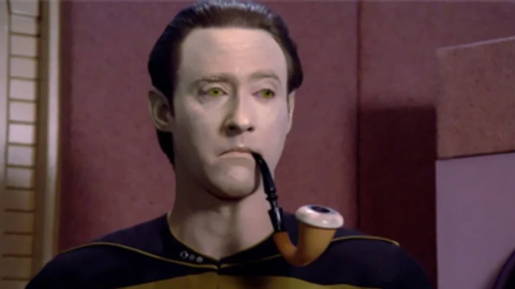 Star Trek Data Smile Star Trek: TNG Cast Talks Picard Reunion, Gene
