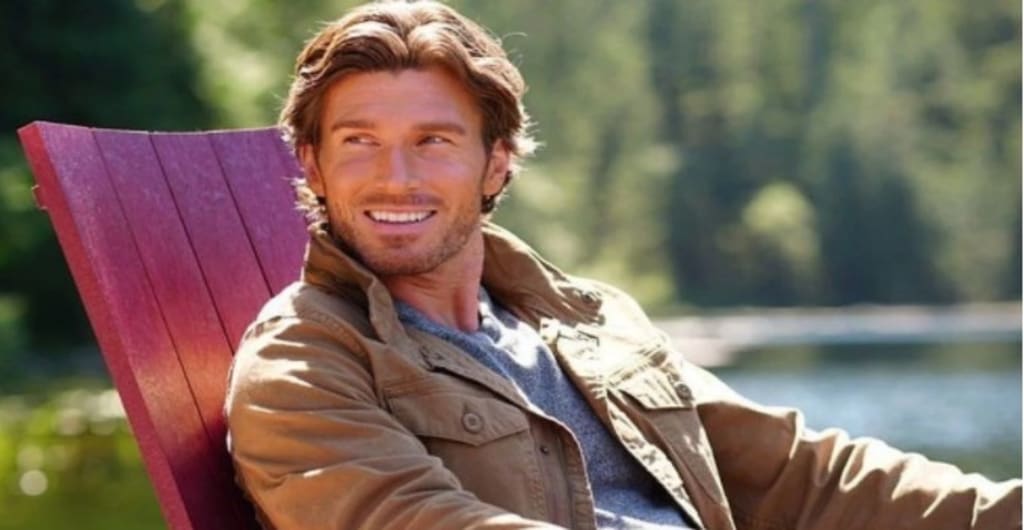 10 Fun Facts About Hallmark Actor Christopher Russell | Geeks