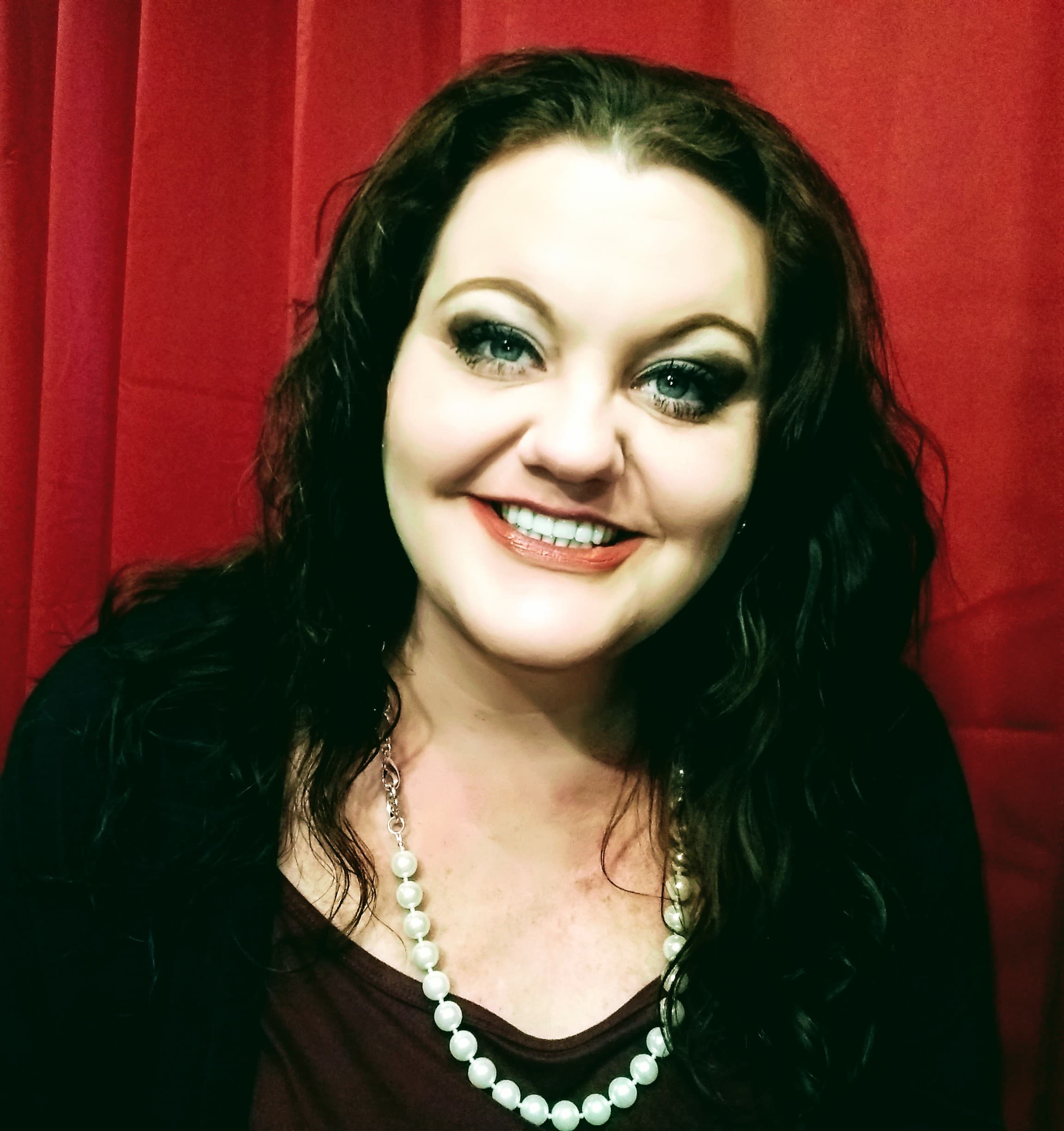 Lucy Irving's Instagram, Twitter & Facebook on IDCrawl