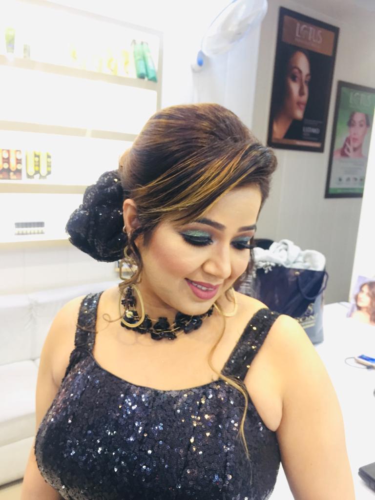 Party Makeup Artist In Delhi | Saubhaya Makeup
