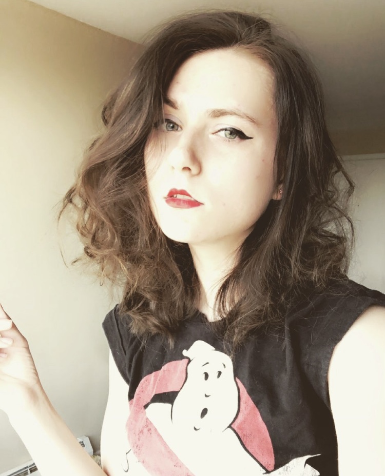 Sarah Door's Instagram, Twitter & Facebook on IDCrawl