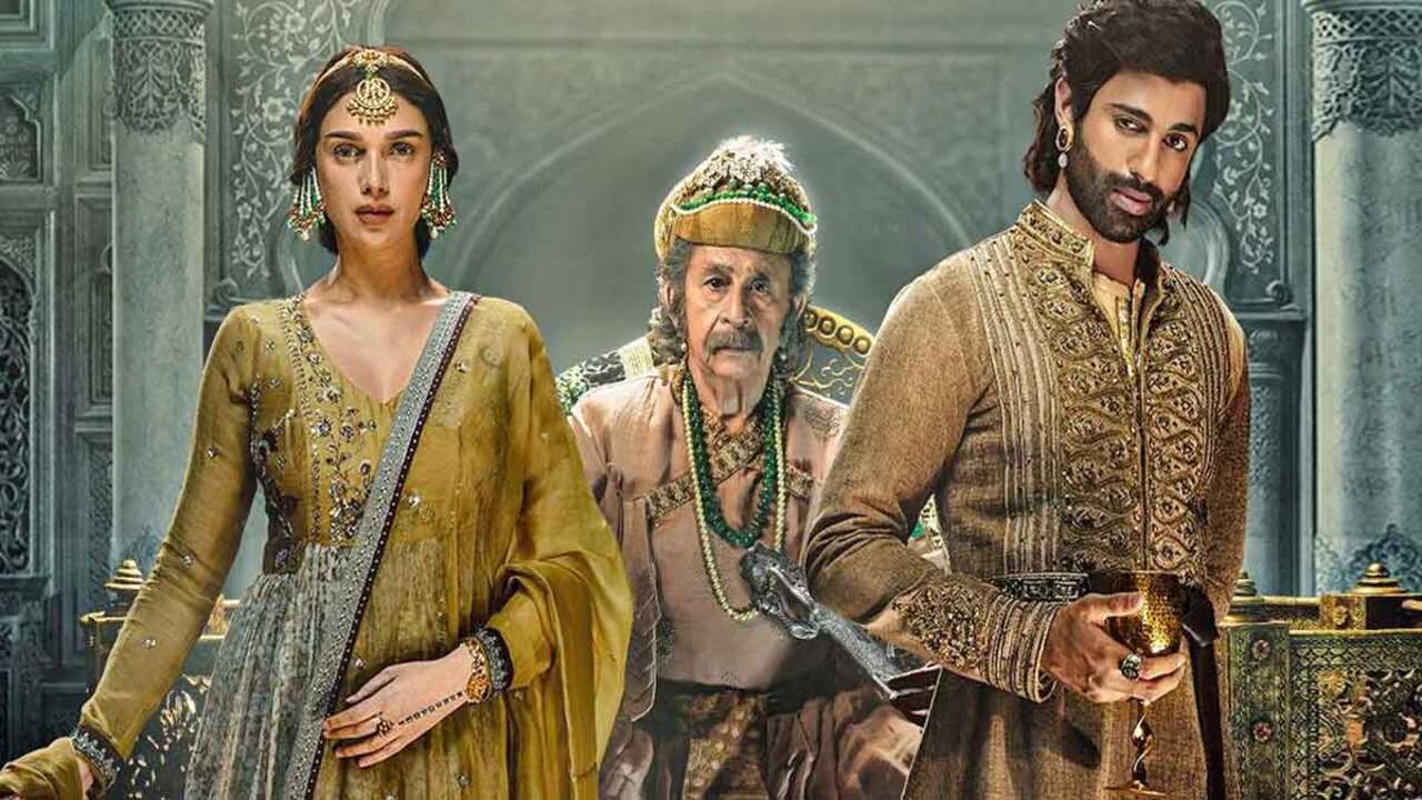 Jodha Akbar Movie Costumes