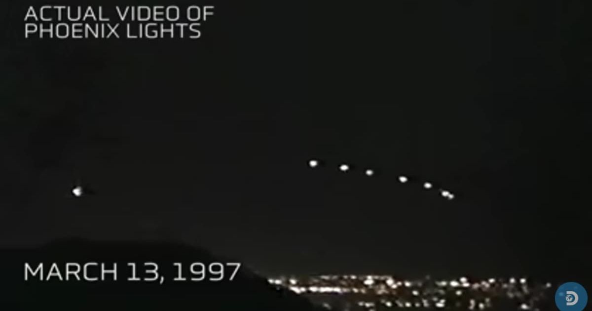 Night Lights Over Phoenix Bright 'green' Fireball Flashes Across