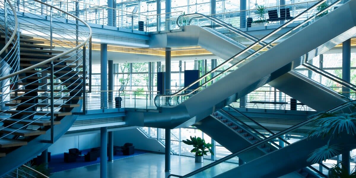 5 reasons to invest in smart buildings | JLLT