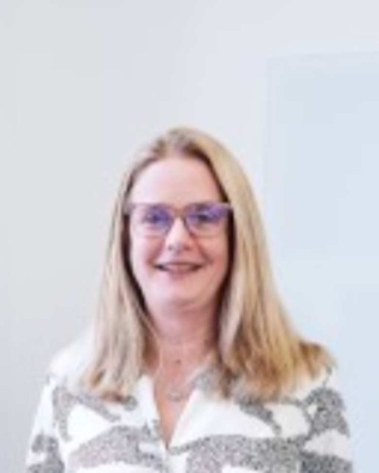 Andrea Sinclair | Director – Industrial & Logistics Lease Advisory ...