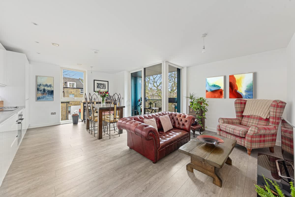 Residential Properties to rent and for sale in the UK | JLL